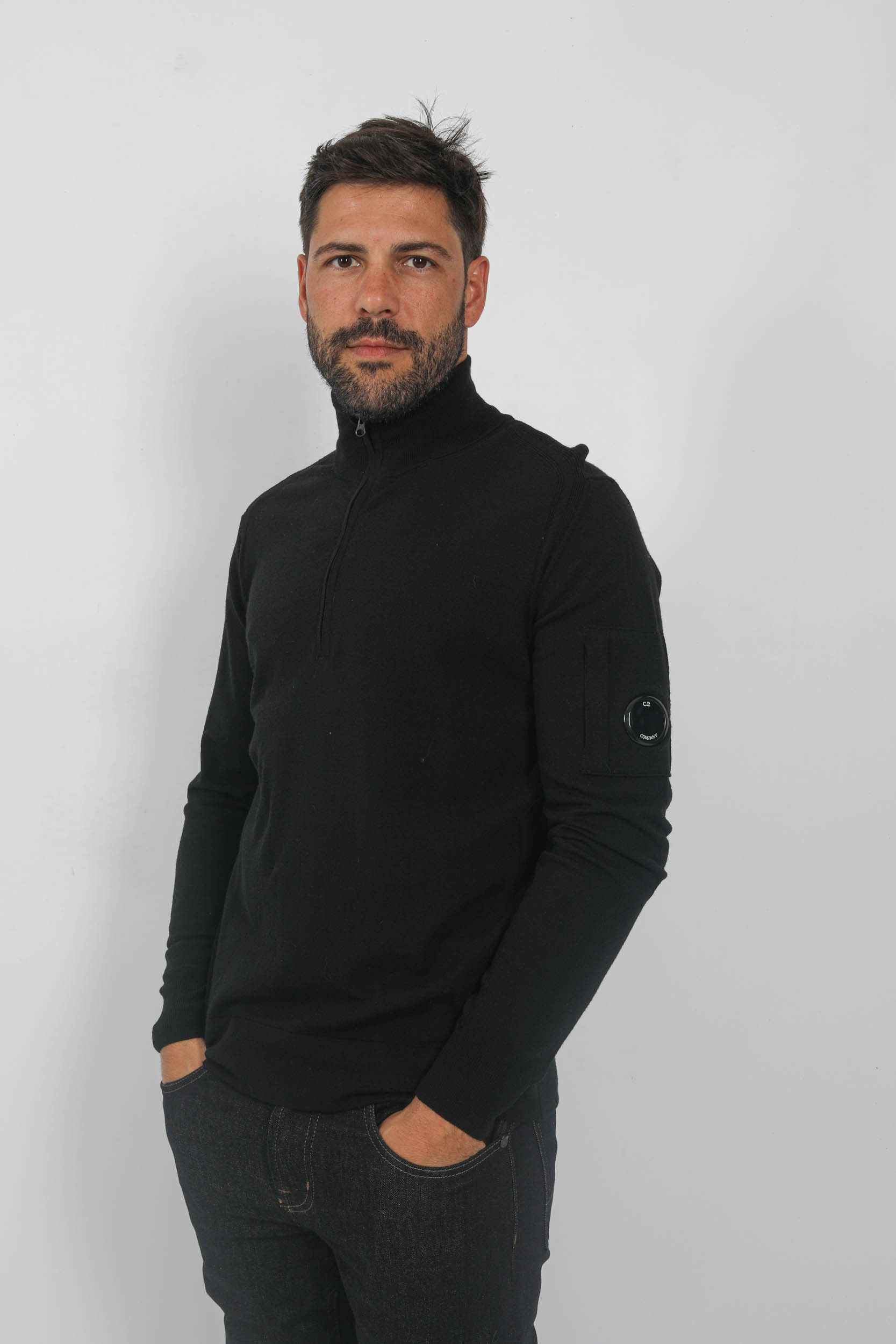 PULL C.P COMPANY COL DEMI ZIP NOIR N073A-999