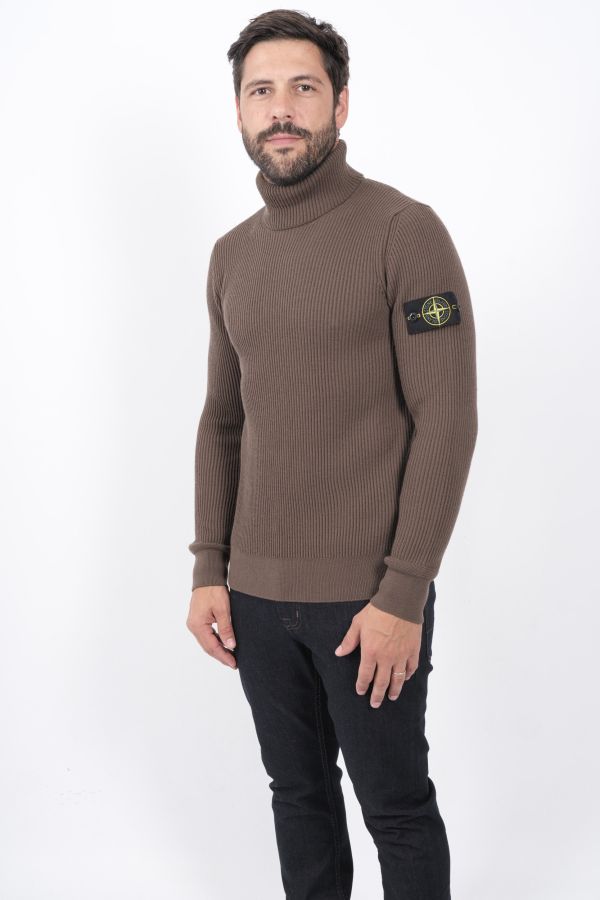 Retrouvez la collection de pulls Stone Island sur le site Jules & Jim